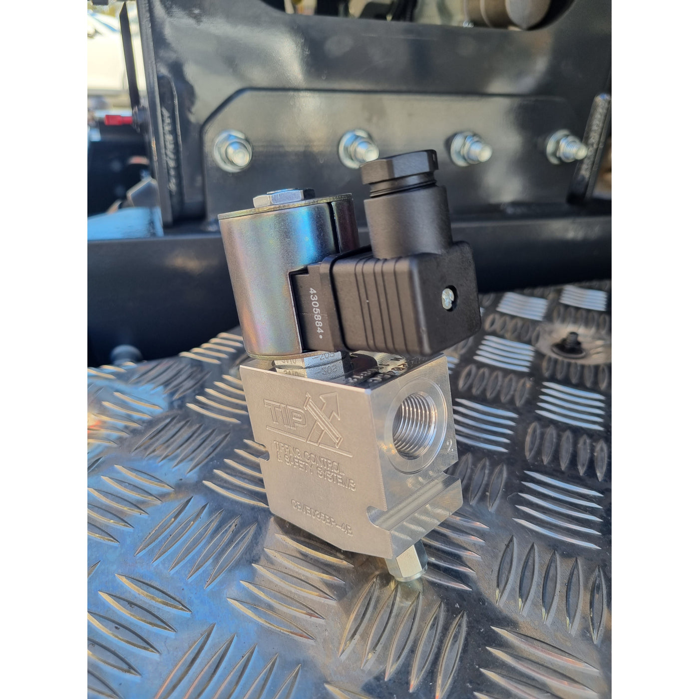 Hoist Cylinder Blocking Valve - Electric Operated — Equipment Link ...