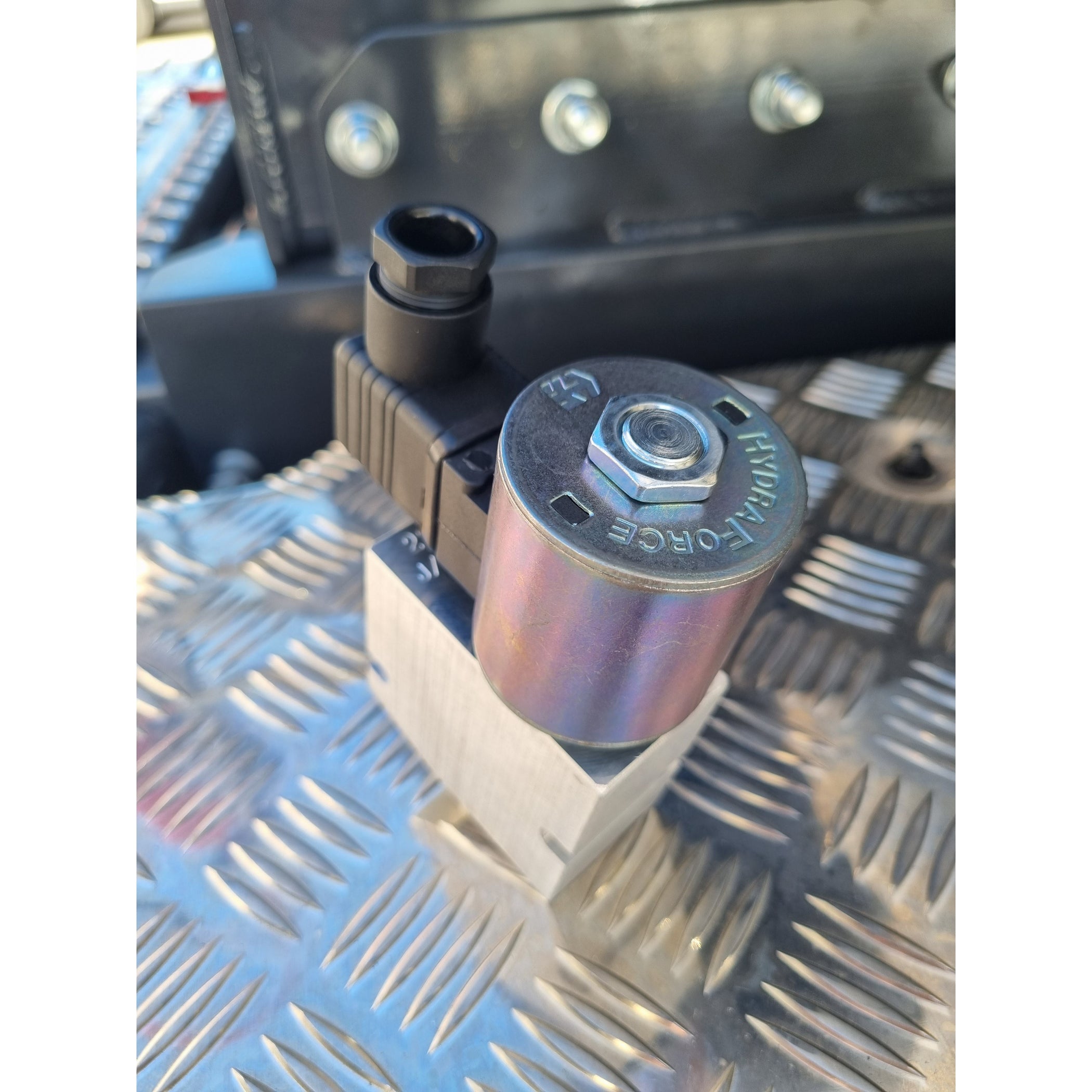 Hoist Cylinder Blocking Valve - Electric Operated — Equipment Link ...