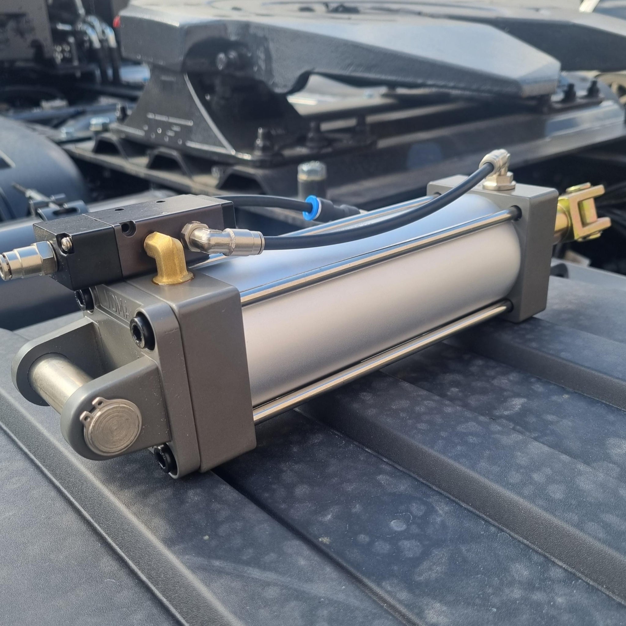 Air Tailgate & Dolly Lock Cylinders — Equipment Link Australia